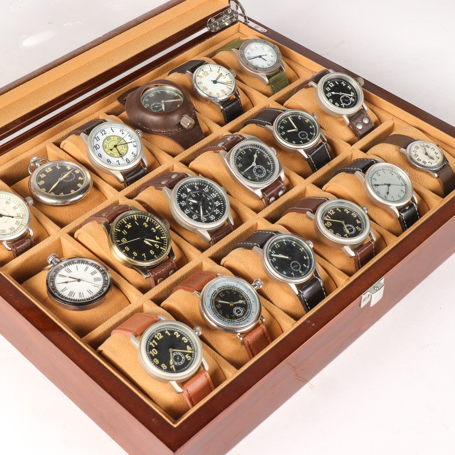 Collection replica military watches | Lauritz.com