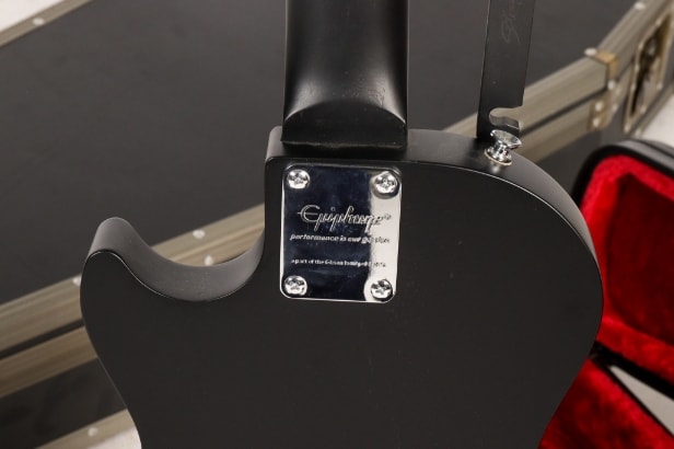 Epiphone Les Paul Electric Guitar and Warwick Casket (2) | Lauritz.com
