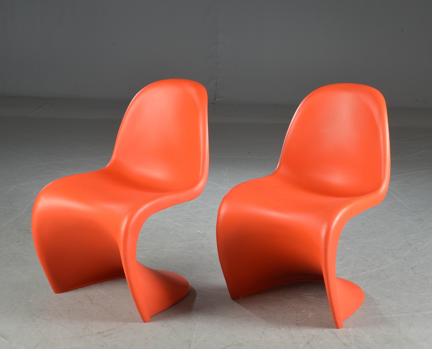 Verner Panton. Et par frisvinger stole 'Panton Chair' | Lauritz.com