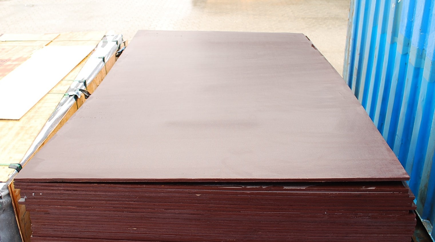 Parti (29) vandfaste krydsfinerplader/støbeplader, 9mm. 148x255 cm (29 ...