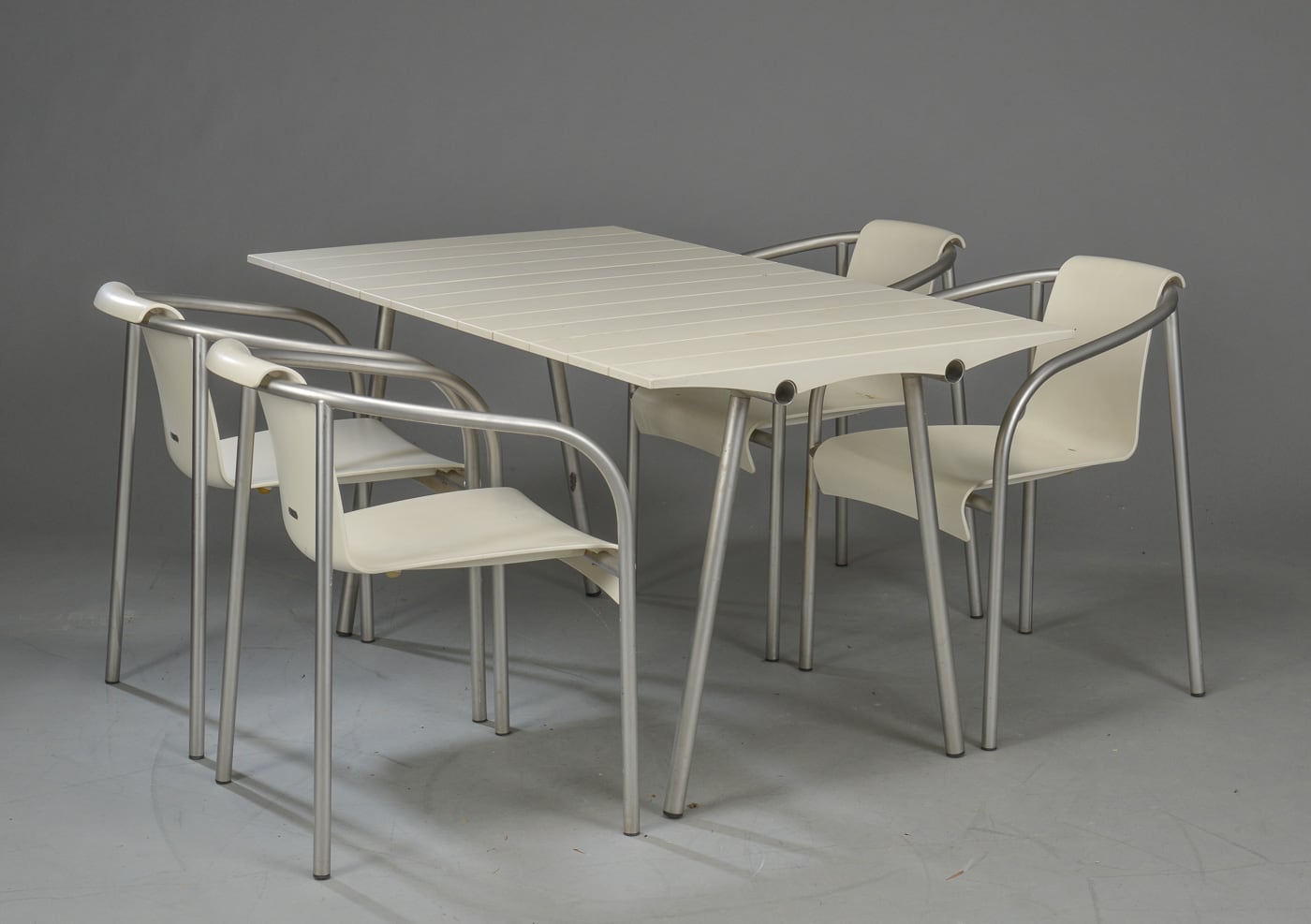 Trip Trap / Skagerak. 'Ocean' havebord med tillægsplader og fire stole ...