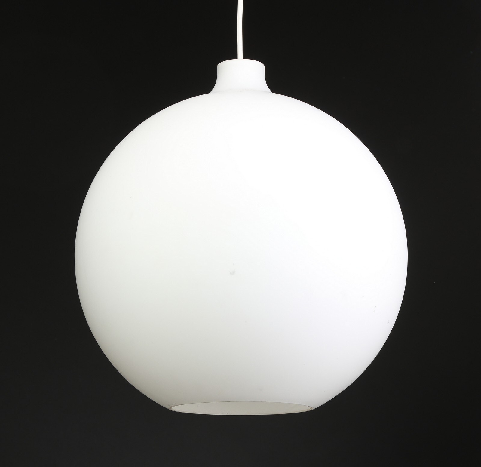 Wilhelm Wohlert. 'Satellit' pendel af glas, Ø. 38 cm. | Barnebys