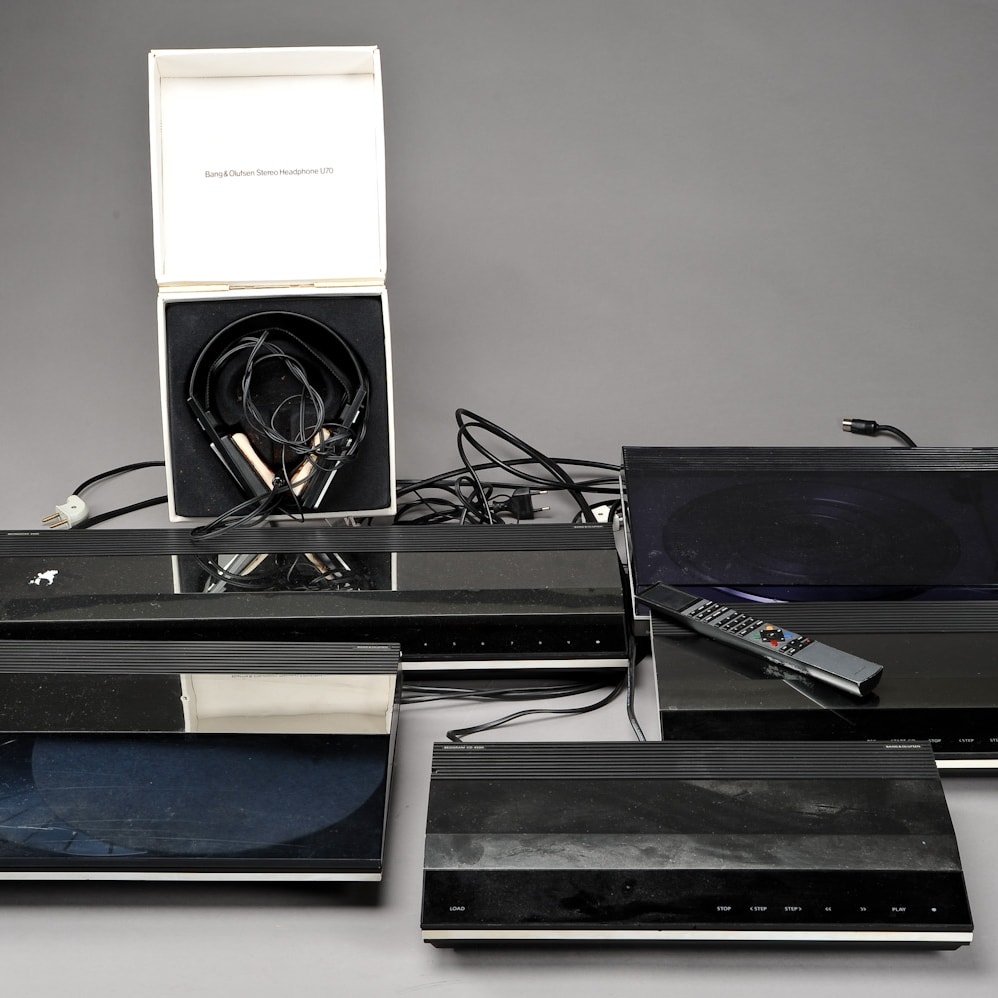 Bang & Olufsen. Beosystem 4500 mv. (6) | Lauritz.com