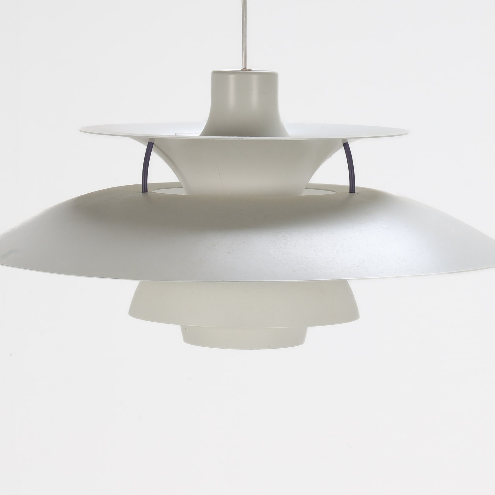 Poul Henningsen: PH5 pendant lamp with shades of white lacquered metal ...