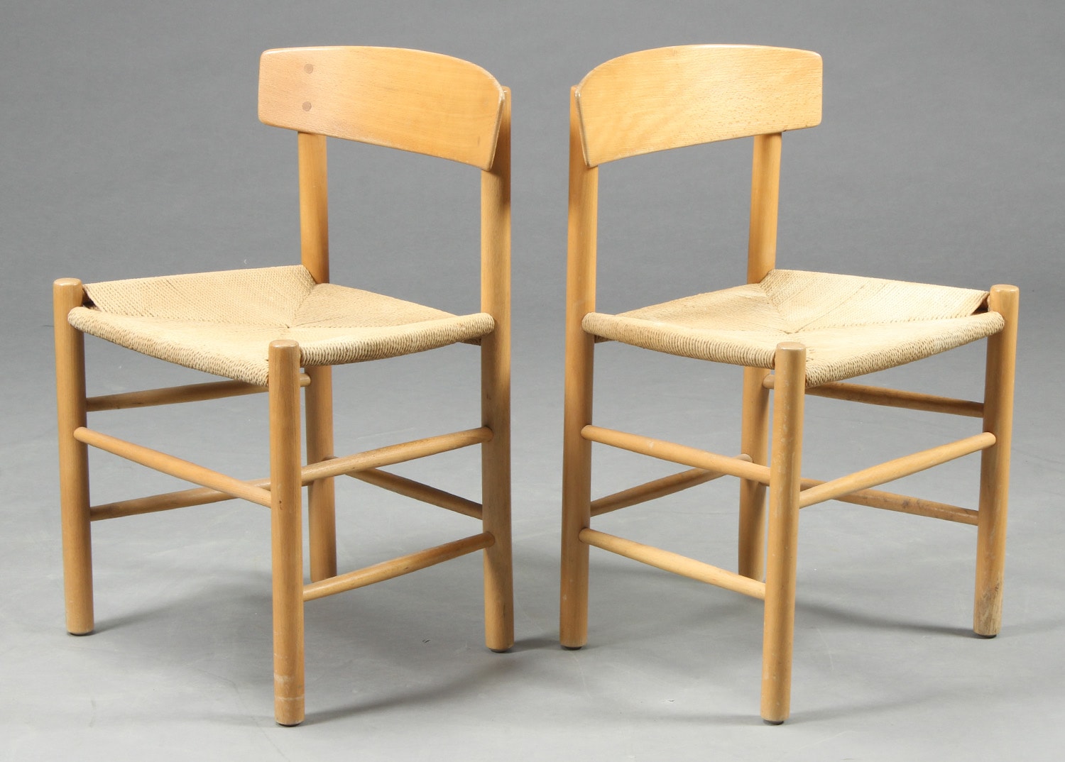 Børge Mogensen. Par folkestole, model 'J39' (2) | Barnebys