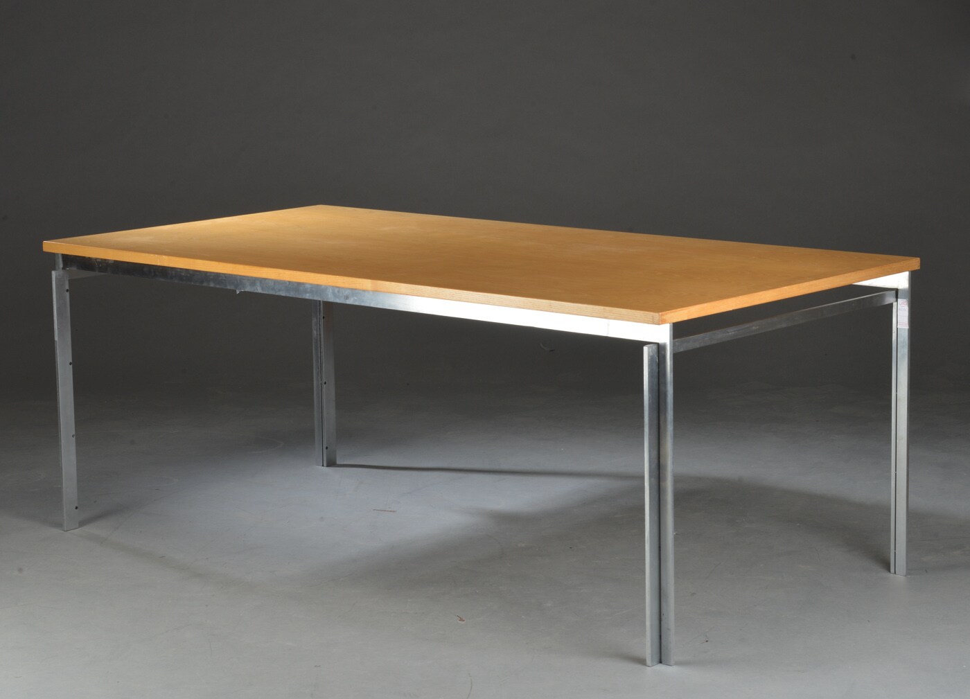 Poul Kjærholm. PK55 spisebord / arbejdsbord | Lauritz.com
