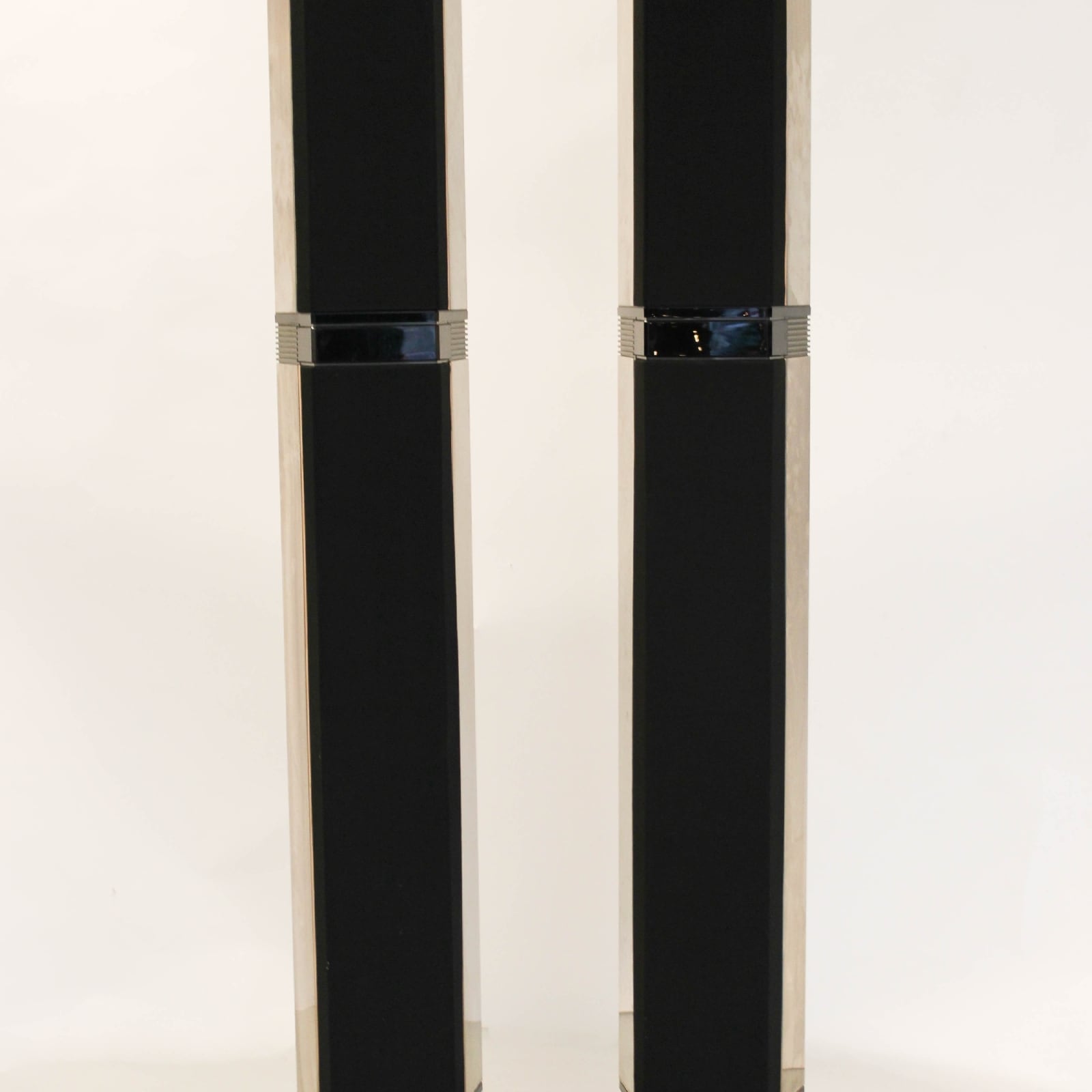 Lone & Gideon Lindinger-Loewy for Bang & Olufsen. Et par 'Penta ...