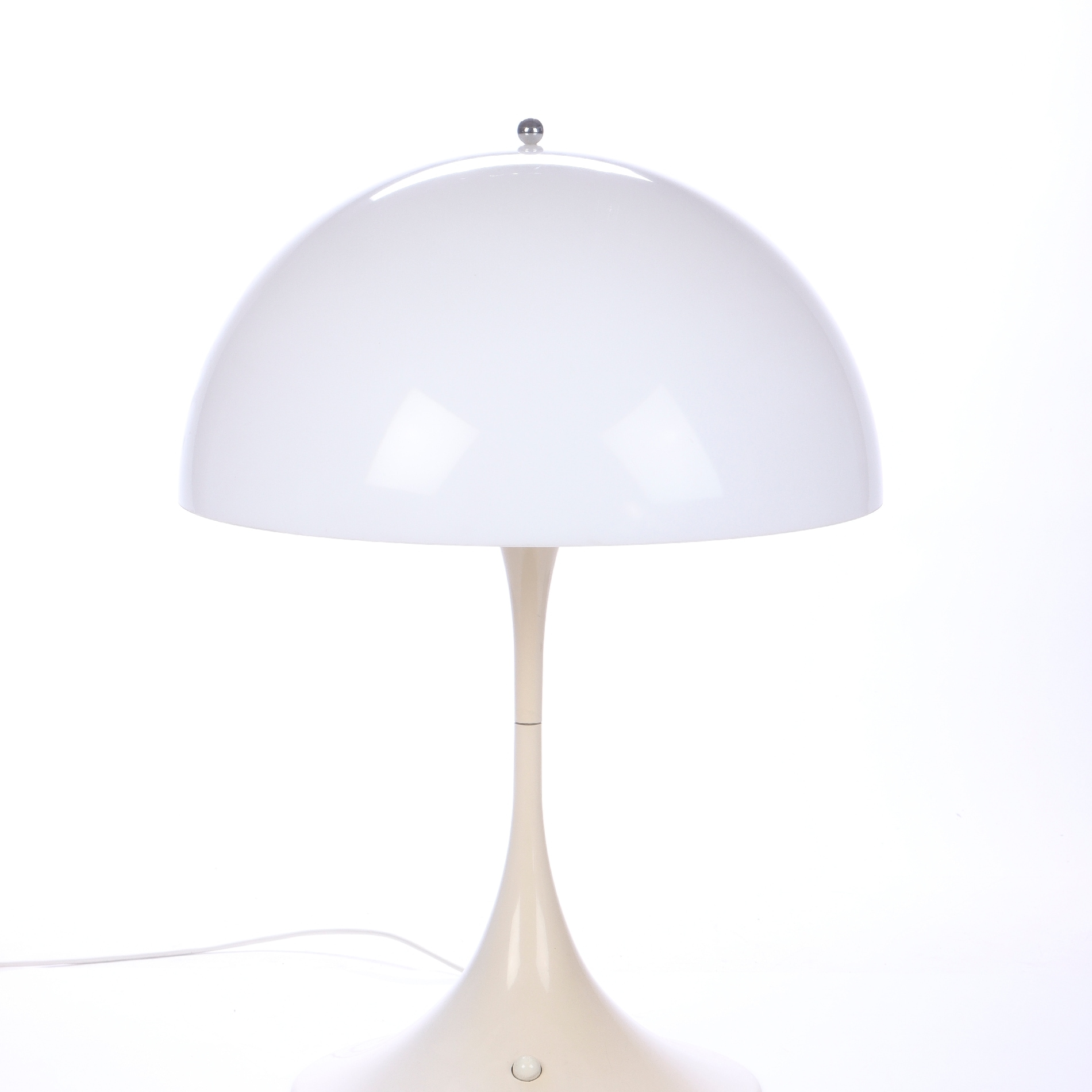 Verner Panton for Louis Poulsen. Bordlampe, model 'Panthella' | Lauritz.com