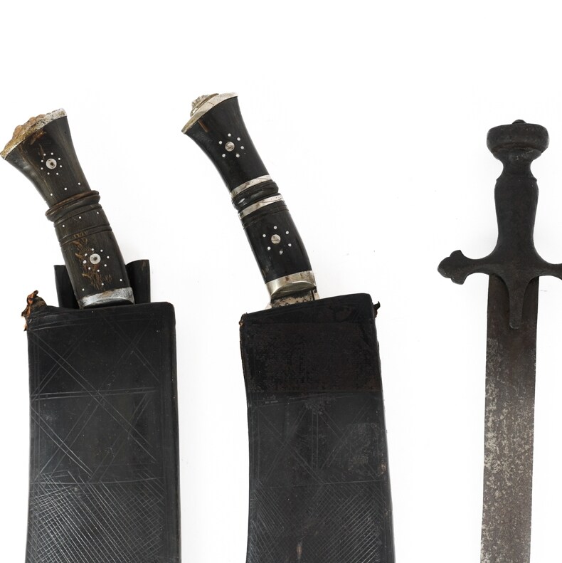 Three Indian edged weapons (3) | Lauritz.com