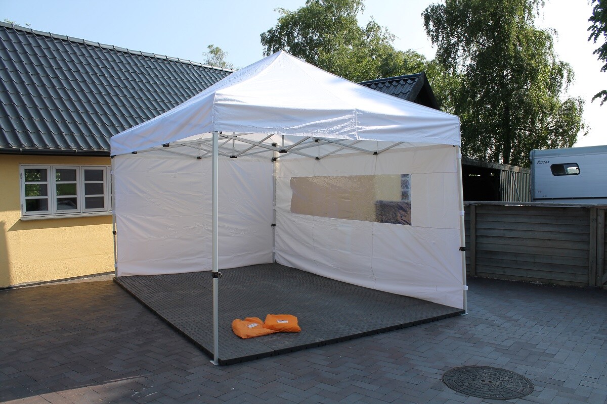 Stand-Up premium folde-ud telt / Party telt. 3 m x 4,50 m | Lauritz.com