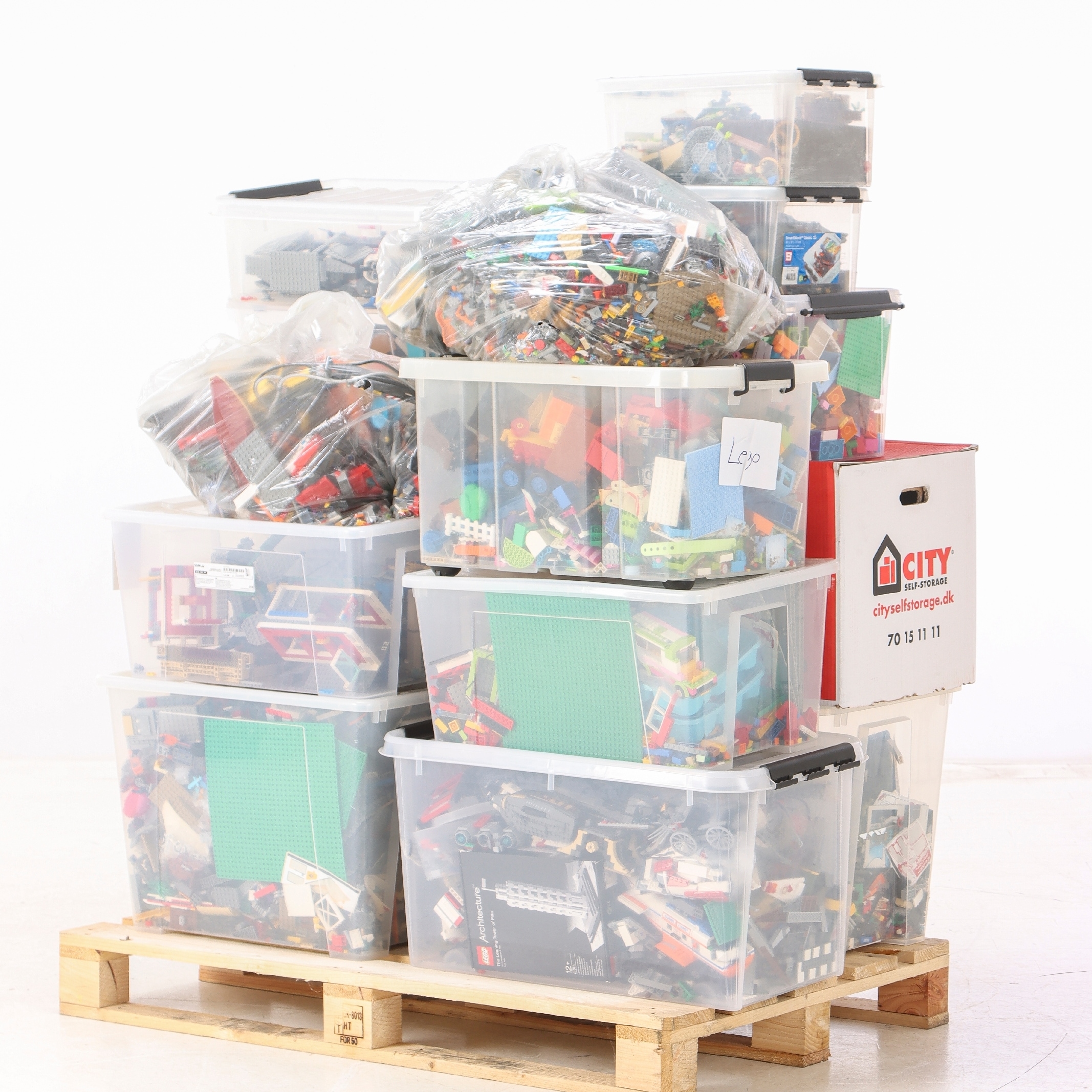 Large collection of various LEGO/DUPLO, 17 boxes. | Lauritz.com