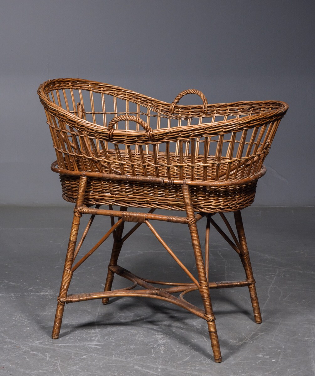 Vugge / barneseng af flettet pettigrør | Lauritz.com