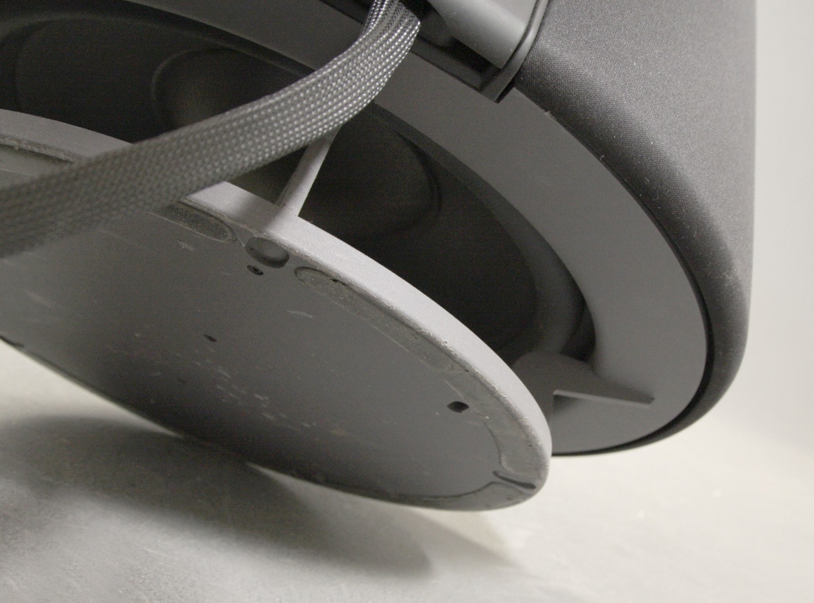 Bang & Olufsen, 1 set of BeoLab 5 active floor loudspeakers (2 ...