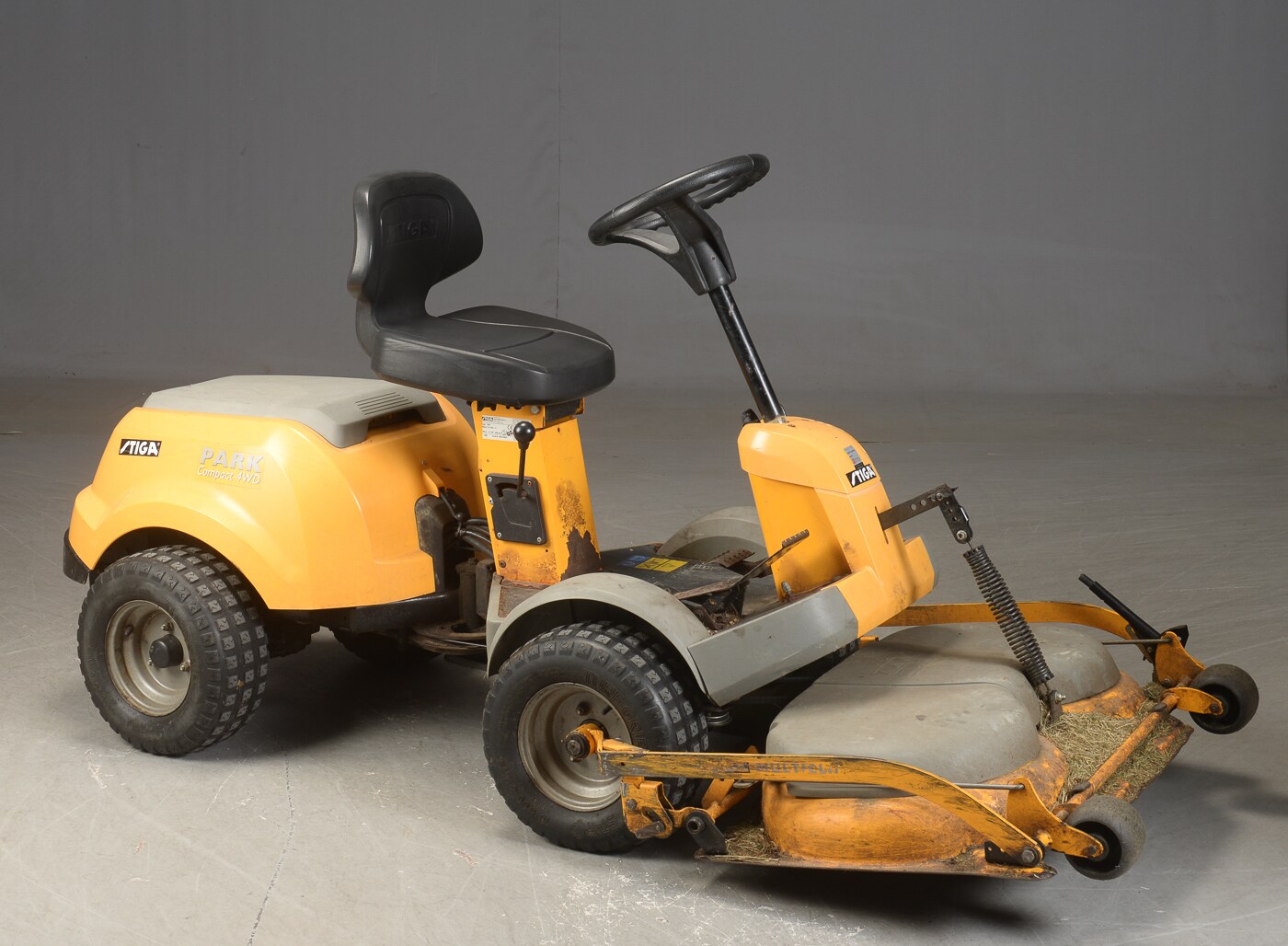 Stiga Park Compact 4WD 18HK, frontklipper. | Lauritz.com