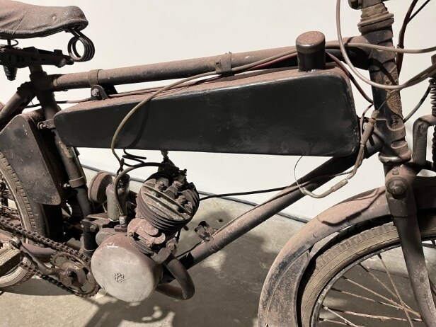 Csepel 100 | Lauritz.com