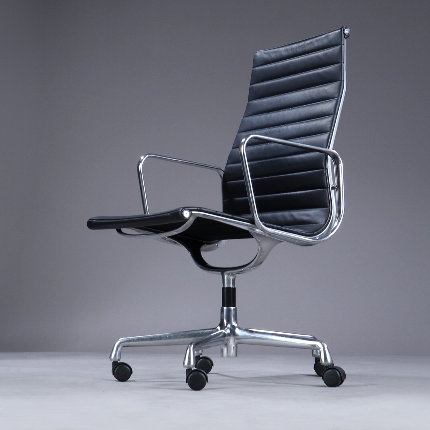 Charles Eames. Kontorstol, model EA-109 | Lauritz.com