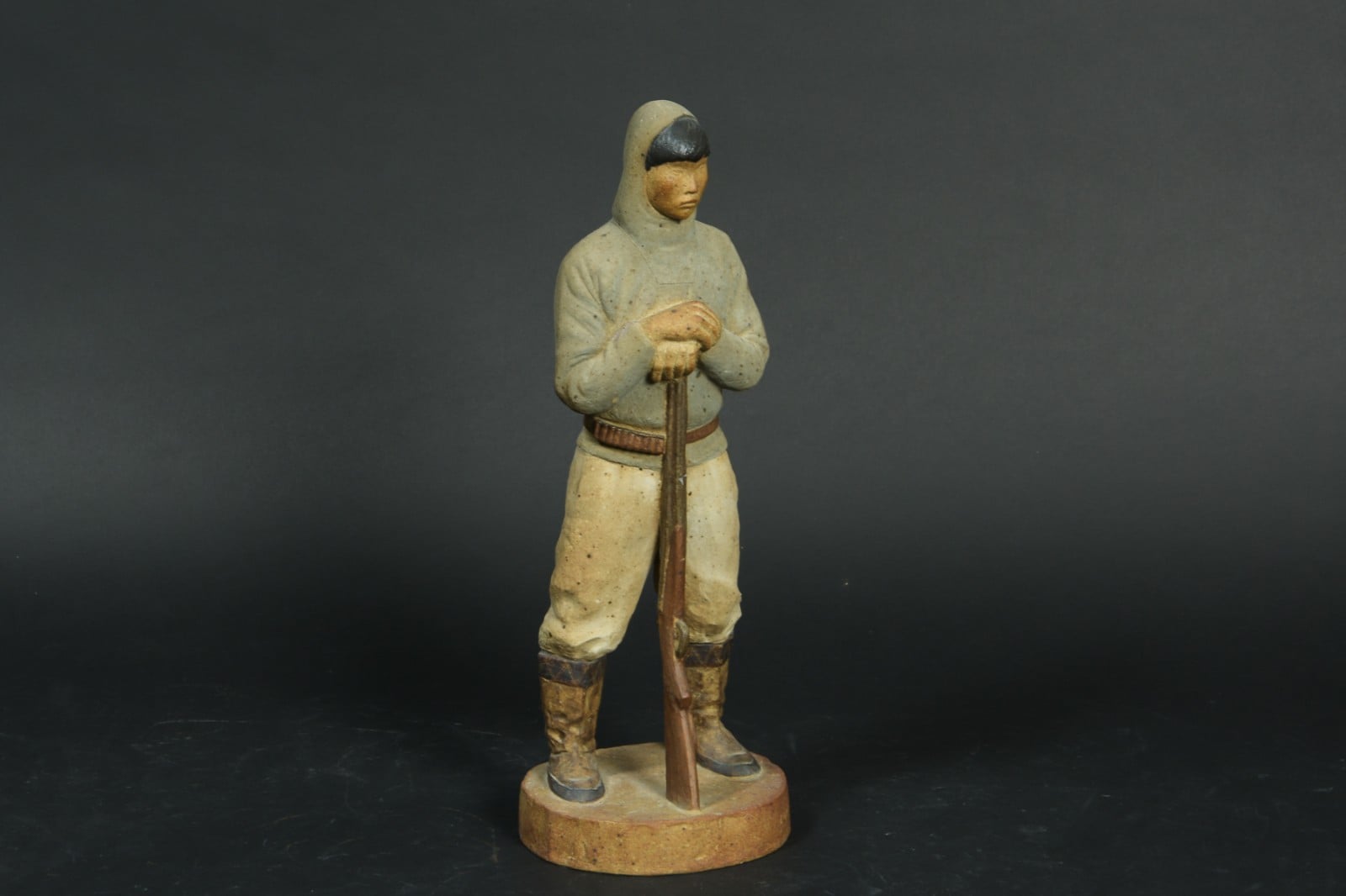 Bing og Grøndahl. Eigil Knuth. 'Grønlandsk fanger', figur, stentøj ...