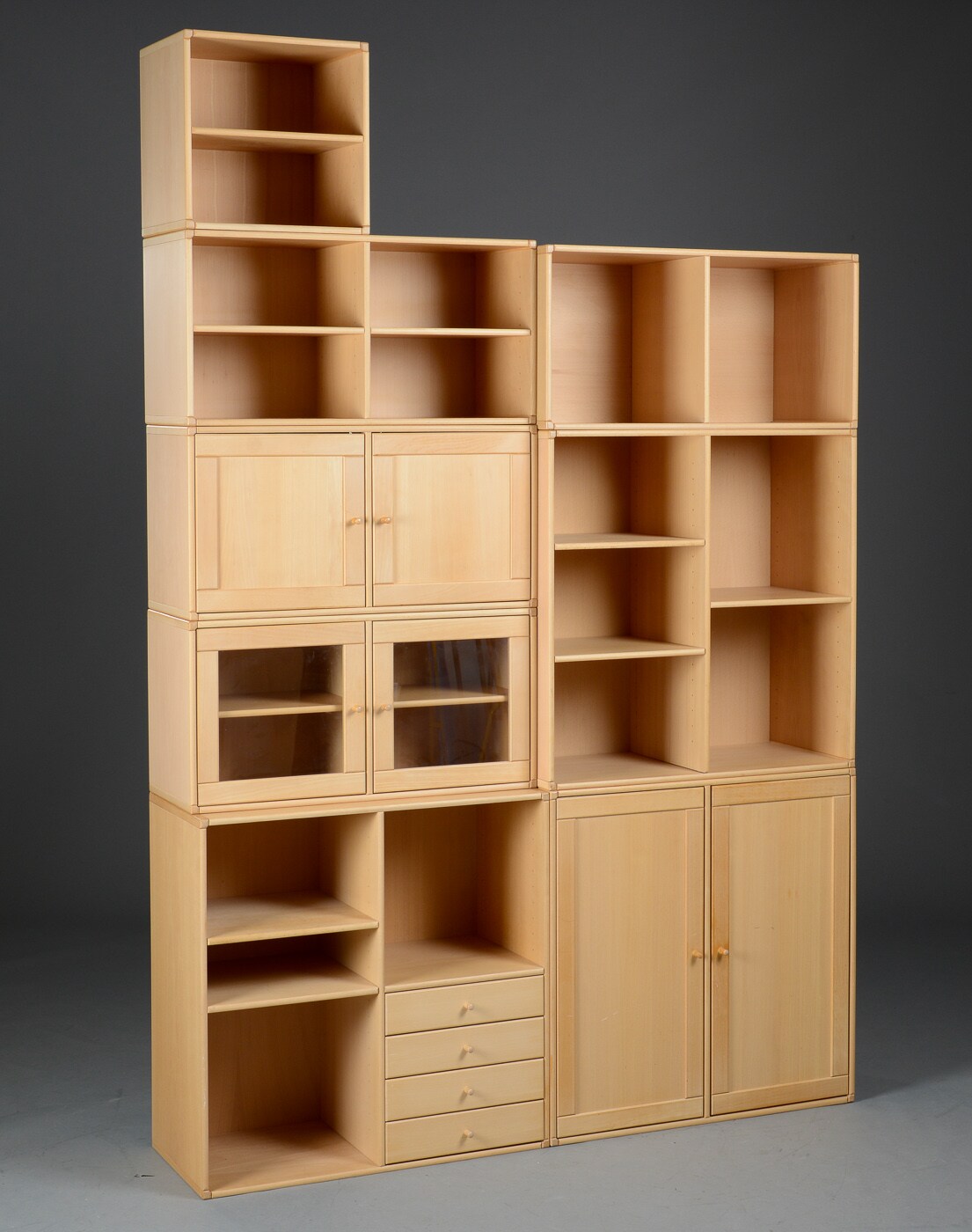 Brugsen Møbler. Reolsystem af bøg (8) | Lauritz.com