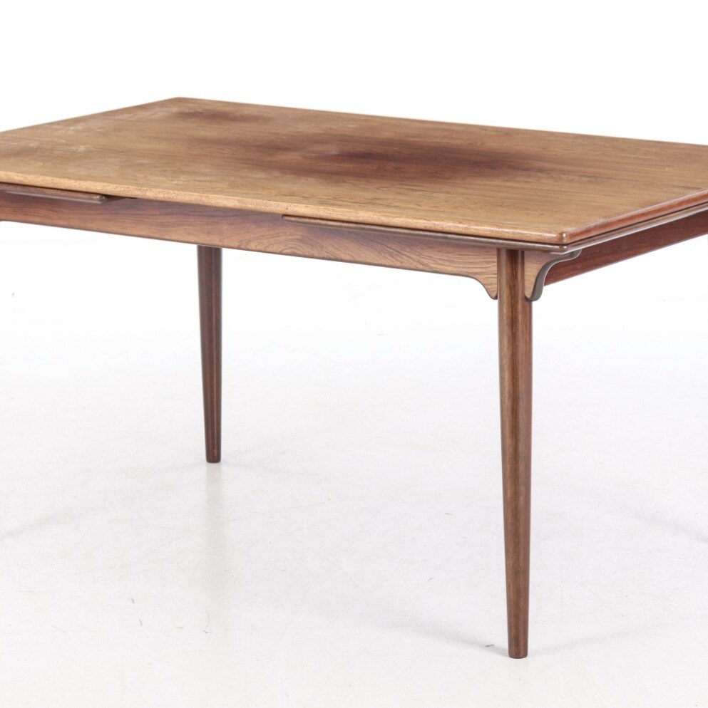 Gunni Omann for Omann Jun's Møbelfabrik. Rosewood dining table with ...
