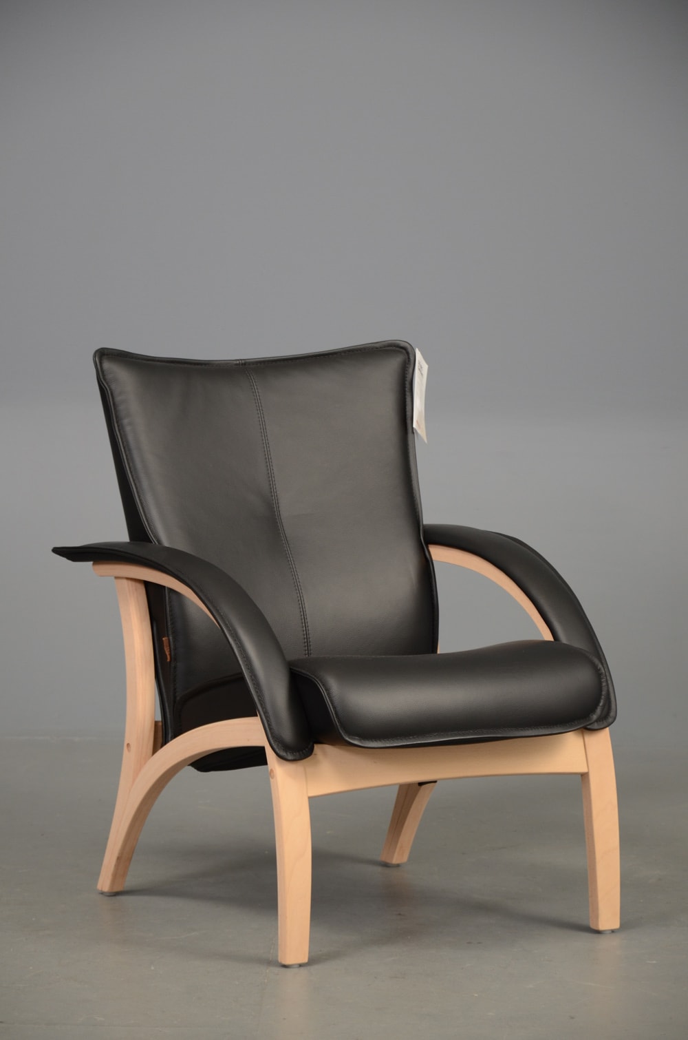 Brunstad stol model Delta Legend sæbebehandlet bøg - sort semianlin ...