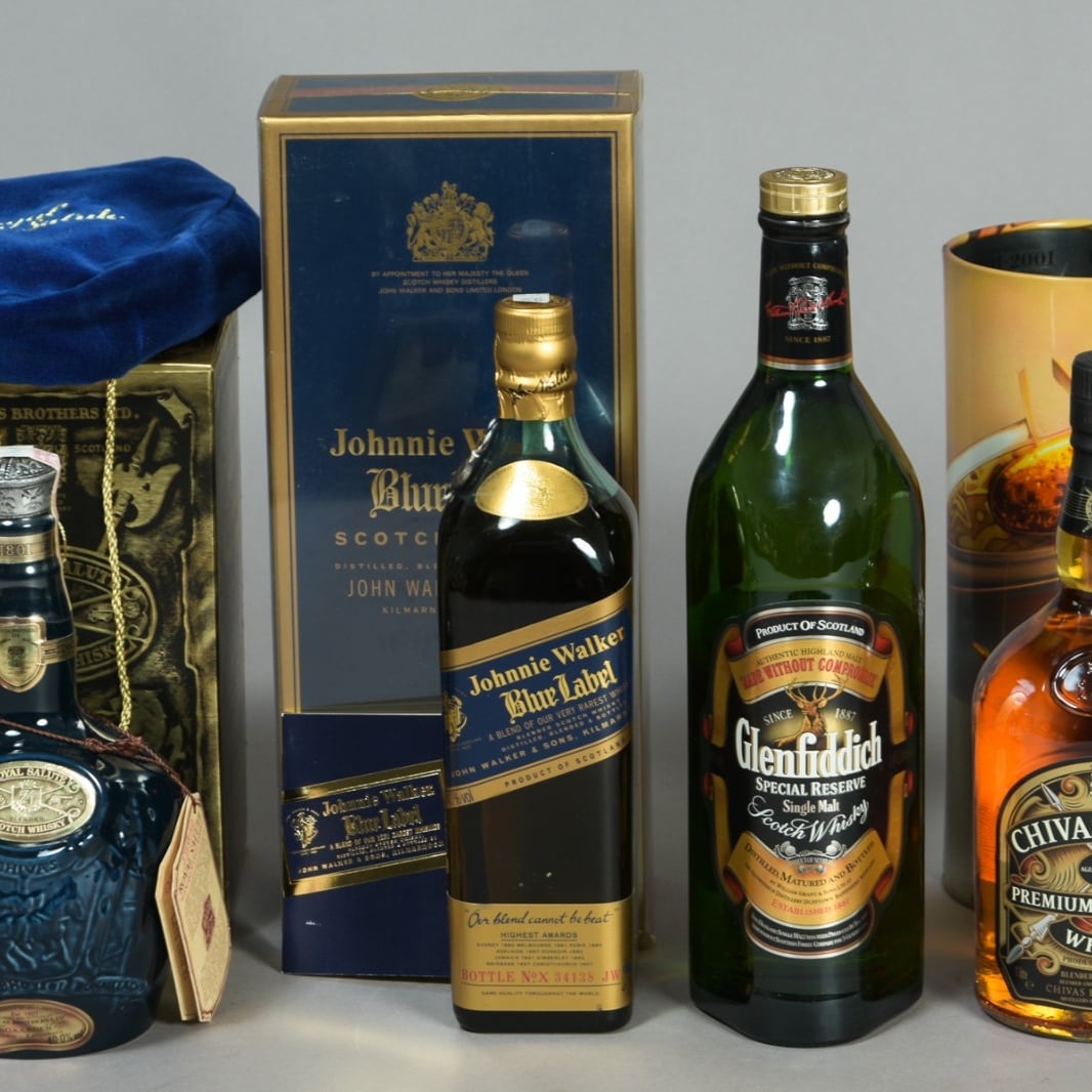 Chivas Regal Salute, Johnnie Walker Blue Label m.m. Samling whisky (4 ...