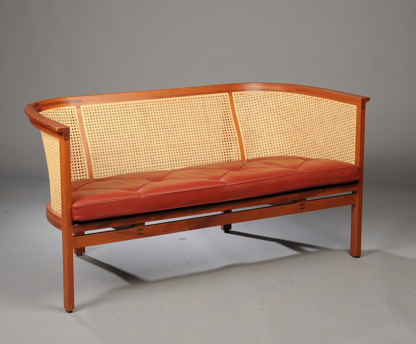 Rud Thygesen & Johnny Sørensen. Kongeserien. 2-pers sofa. | Lauritz.com