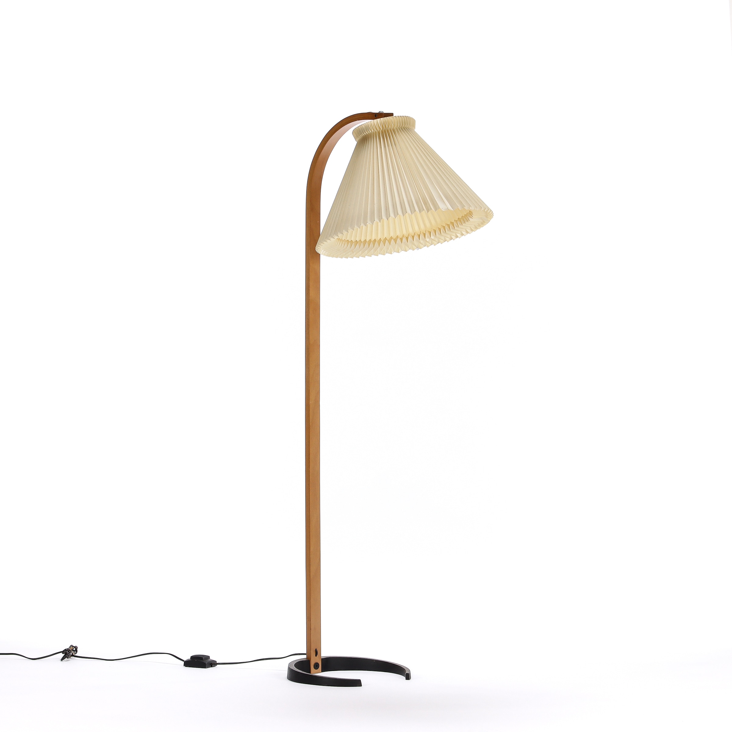 Mads Caprani. Floor lamp made of molded beech wood, 1980s | Lauritz.com