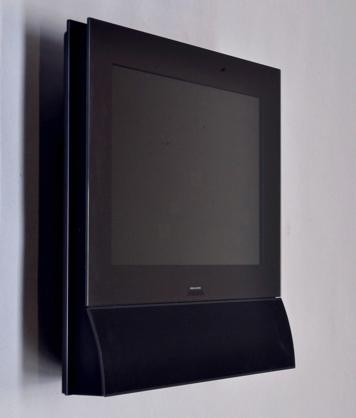 Bang & Olufsen. BeoCenter 6-23'' LCD fladskærm med 6 md. garanti ...