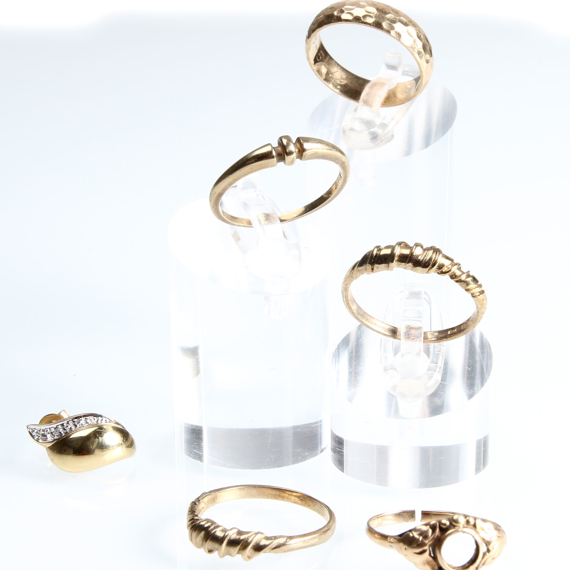 Samling diverse guldsmykker af 8 og 14 kt. guld (6) | Lauritz.com
