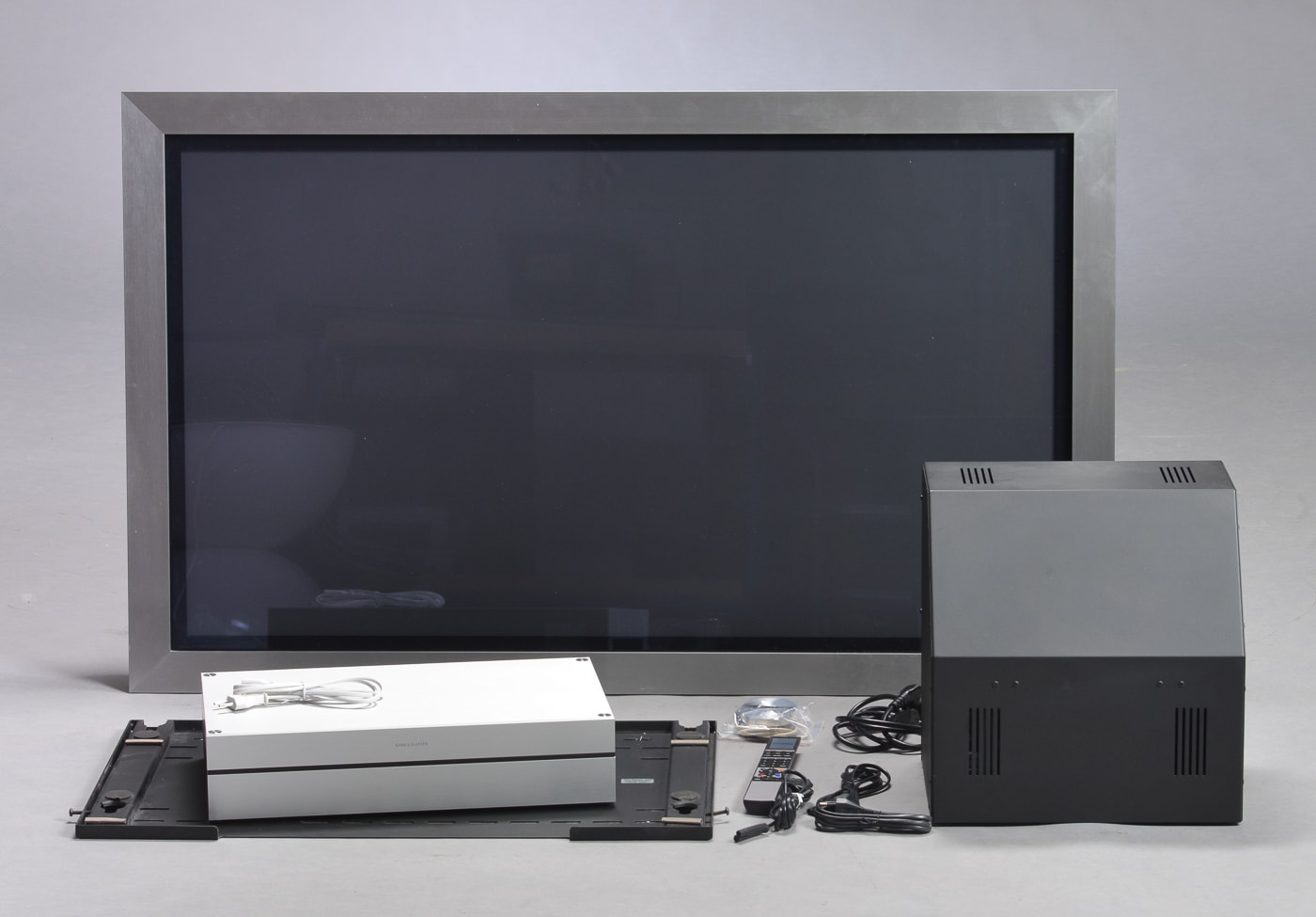 Bang & Olufsen. Beovision 4-50, BeoSystem2 og HDR2. (4) | Lauritz.com