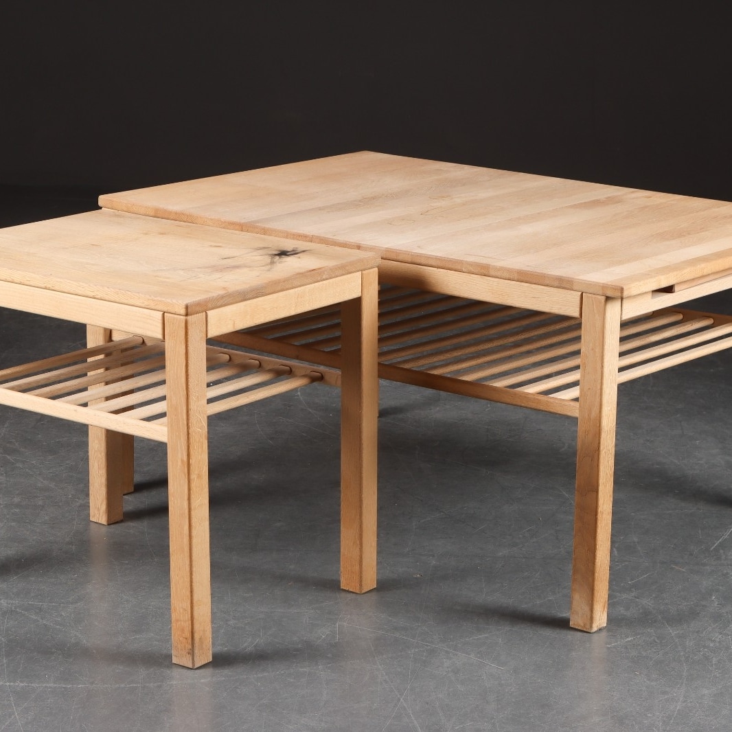 Haslev Møbler. Sofabord og lampebord af massiv eg (2) | Lauritz.com