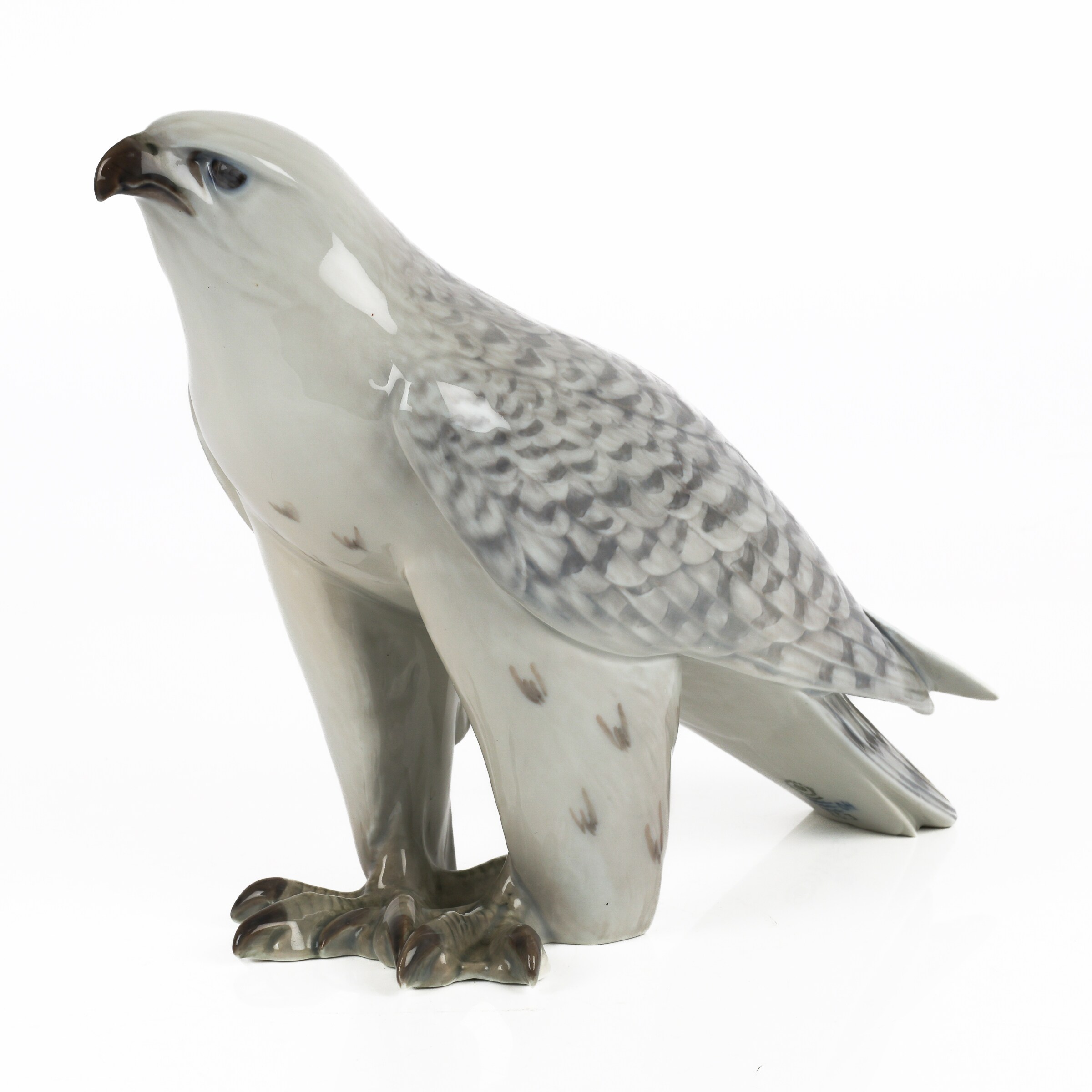 Royal Copenhagen. Icelandic falcon, porcelain figurine | Lauritz.com