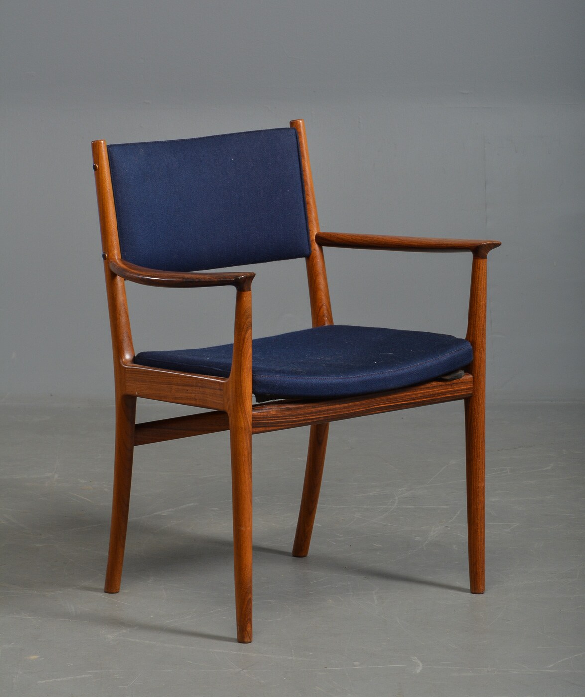 Kai Lyngfeldt Larsen. Armstol af palisander | Lauritz.com