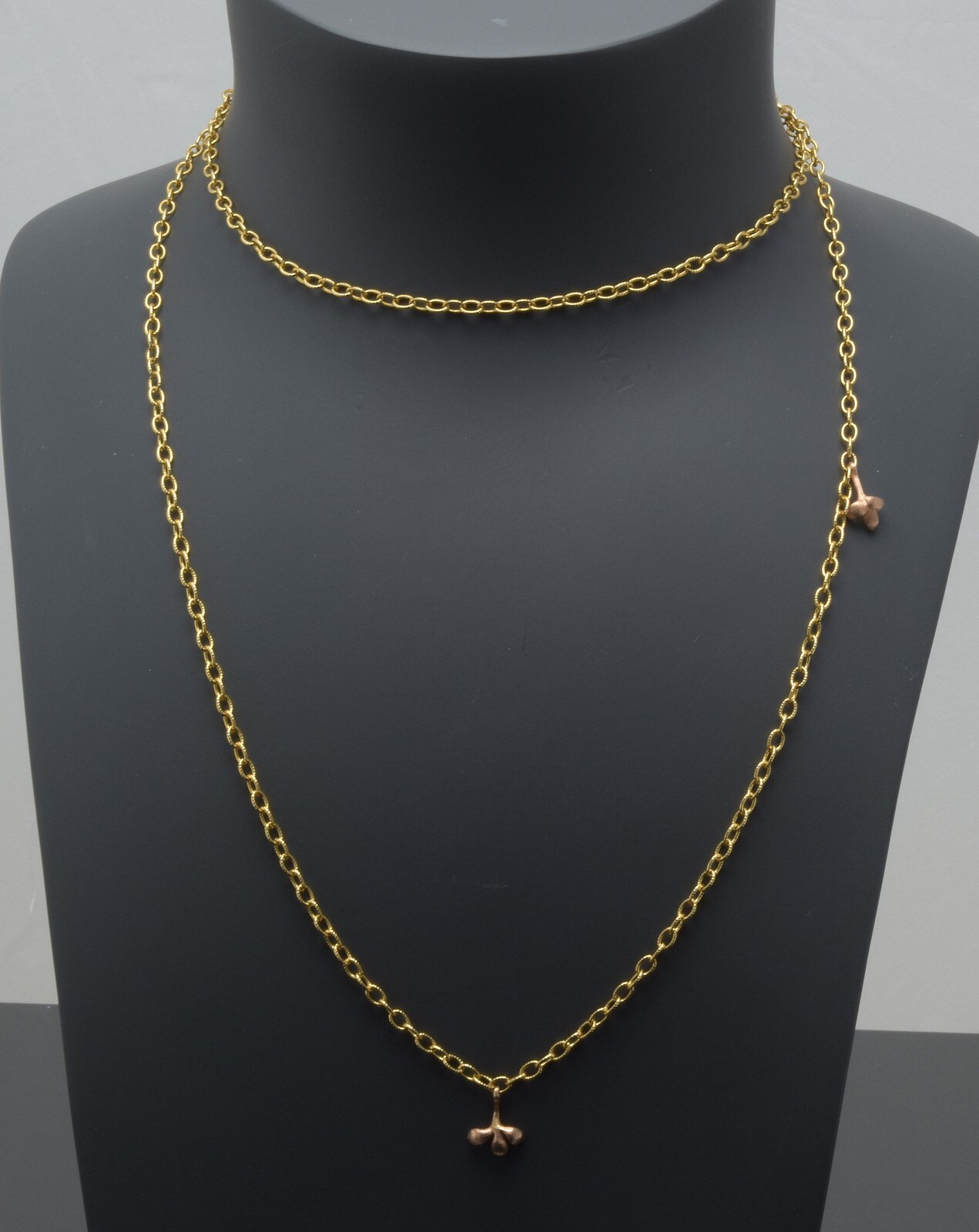 Ole Lynggaard. Lotus Design chain in 18 kt. gold, with leaves in 18 kt ...