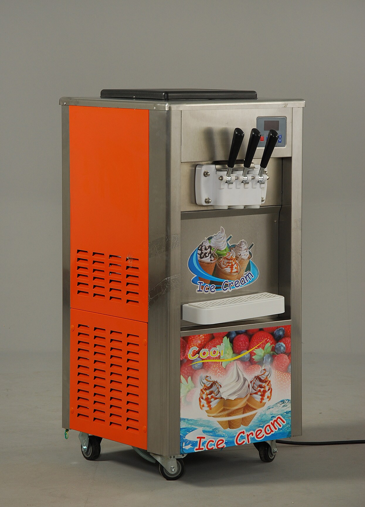 Soft-ice machine, floor model. Italian Ice Crystals | Lauritz.com