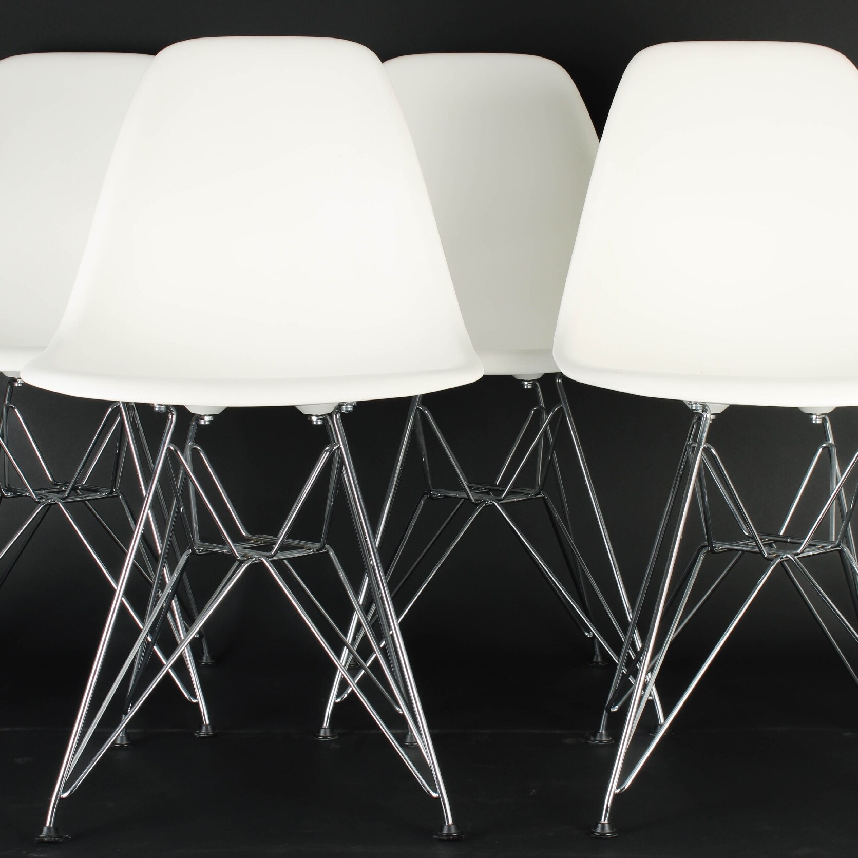 Charles Eames. Fire stole, model DSR, hvid (4) | Lauritz.com