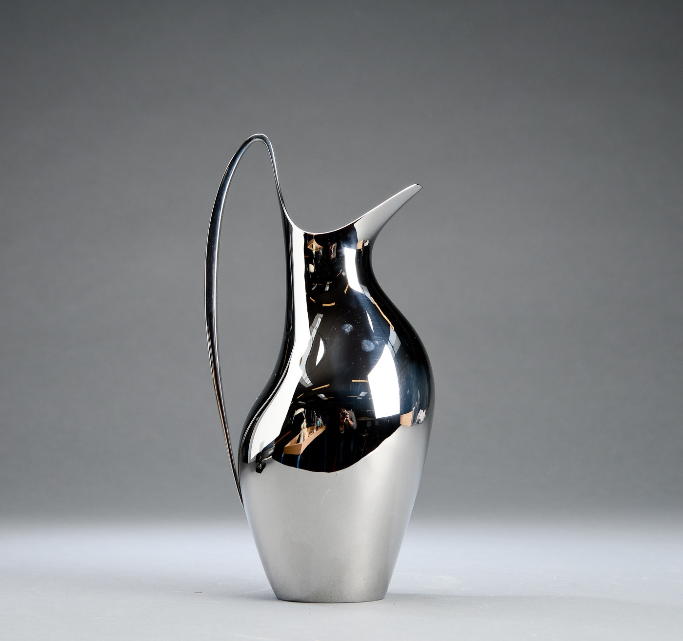 Henning Koppel for Georg Jensen. Kande 'Den Gravide And' | Lauritz.com