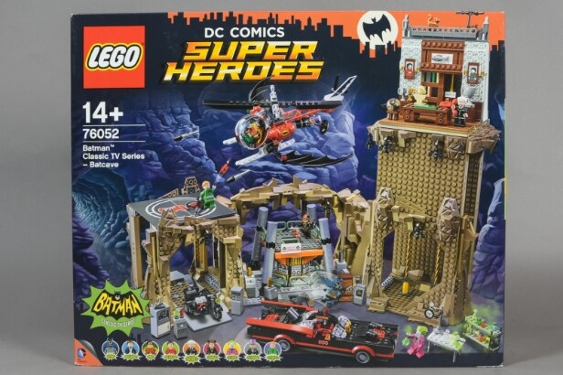 Lego Super Heroes. Classic Batman, TV Series-Batcave (year 2016), no ...
