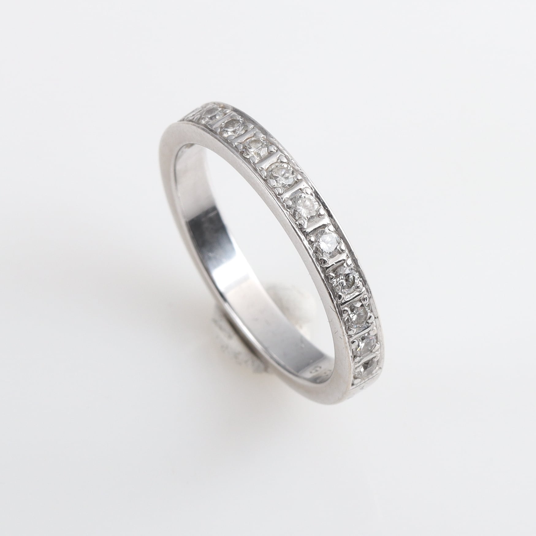Gifa. Alliance ring of 14 kt. white gold with brilliant-cut diamonds ...