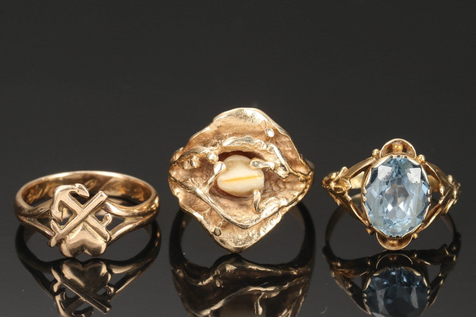 Viggo Vollny m. fl. Tre guldringe af 14 kt.gulg, ialt ca. 13,3 g(3 ...