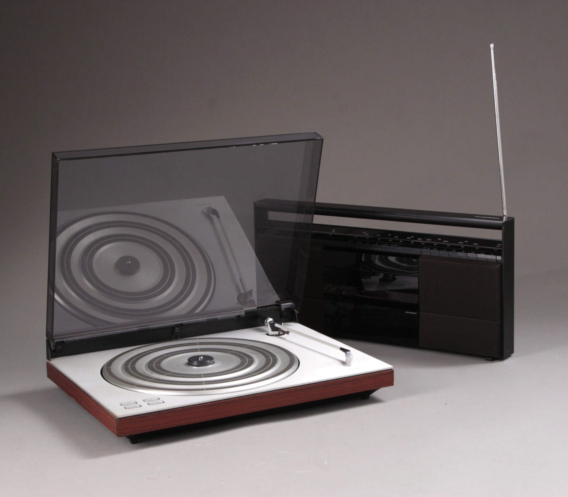 Bang & Olufsen Beogram 1700 og Beosystem 10 (2) | Lauritz.com