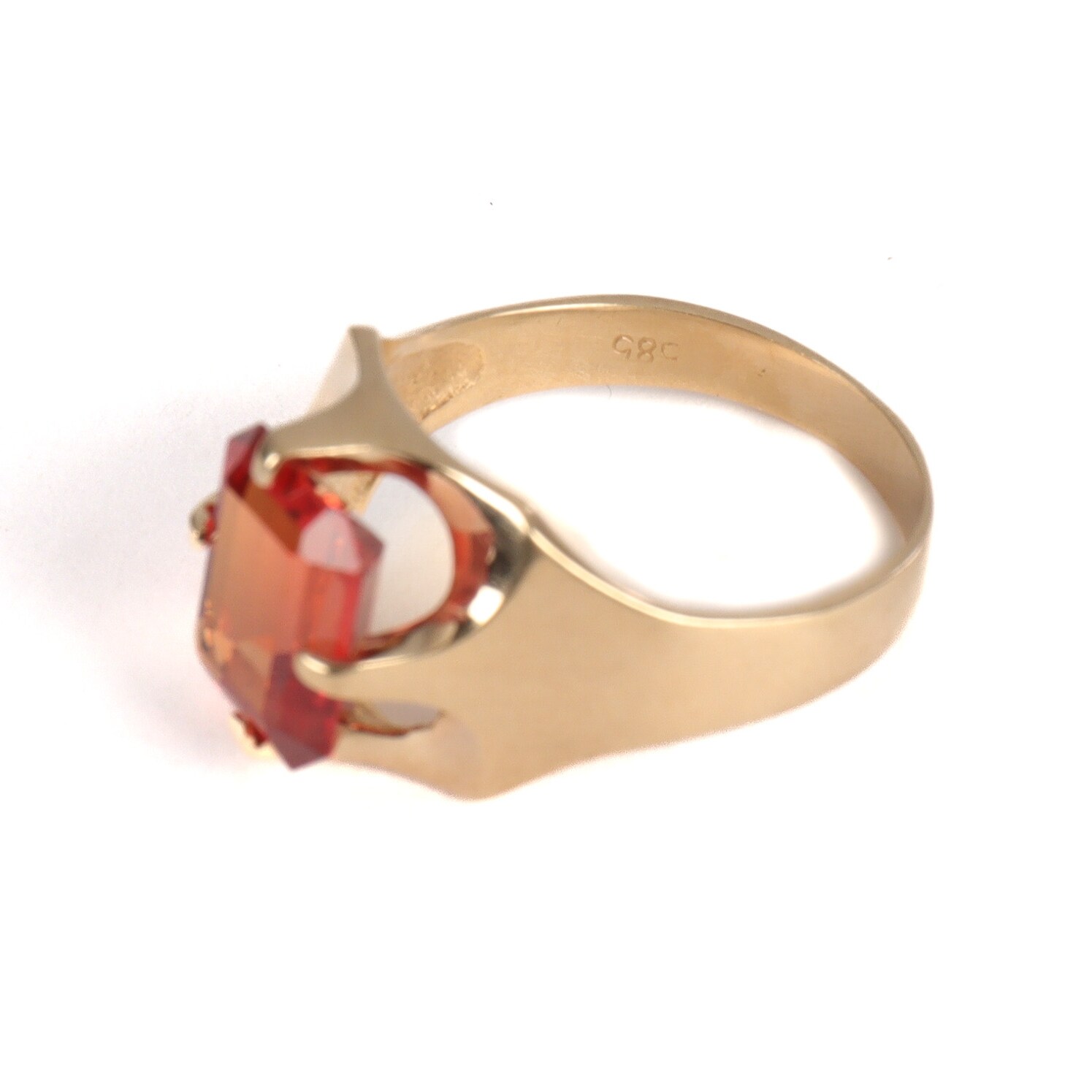 M.P. Christoffersen. Moderne ring i 14 kt. syntetisk safir | Lauritz.com
