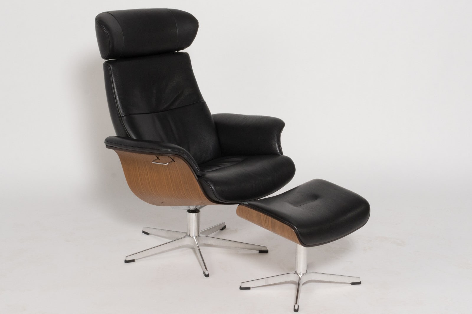 Jahn Aamodt. Conform lænestol med skammel (2) | Lauritz.com