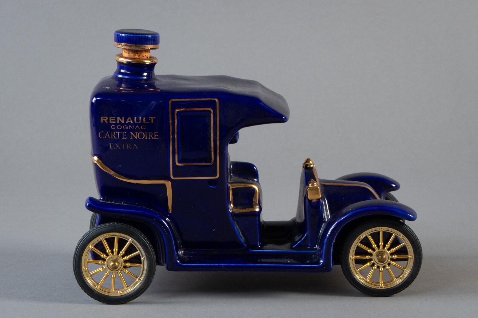 Renault Cognac Carte Noire Extra, 'Taxi de la Marne Renault' | Barnebys