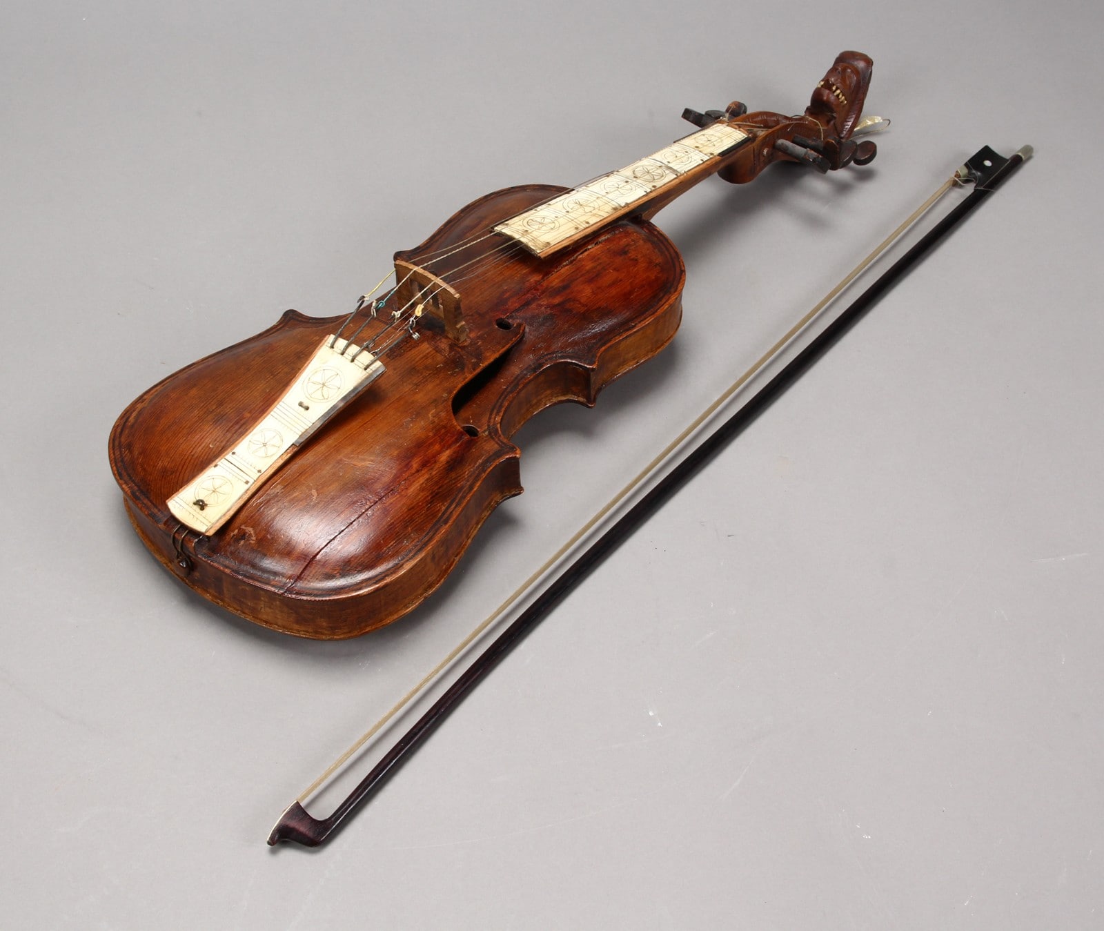 Norsk Hardangerfele, 1800-tallet | Lauritz.com