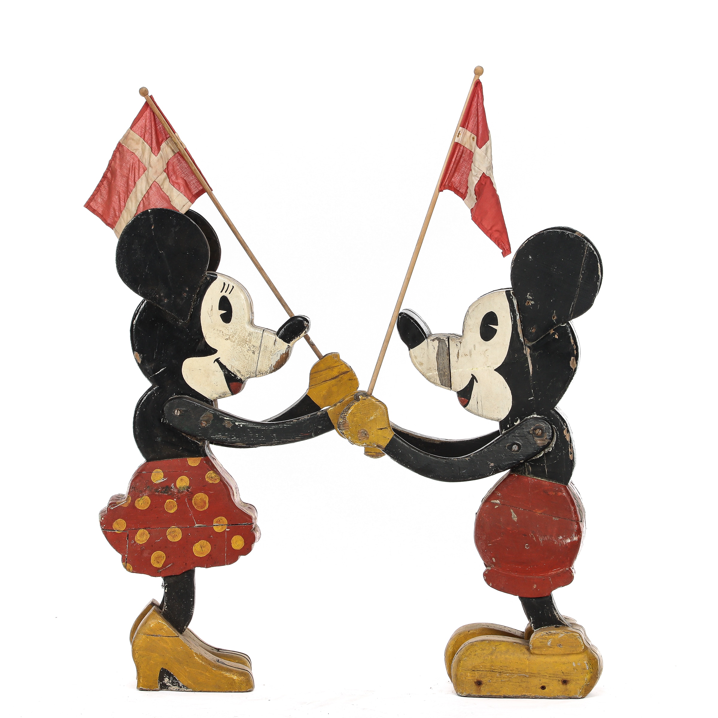 Et par Walt Disney figurer af bemalet træ, hhv. Mickey og Minnie Mouse ...
