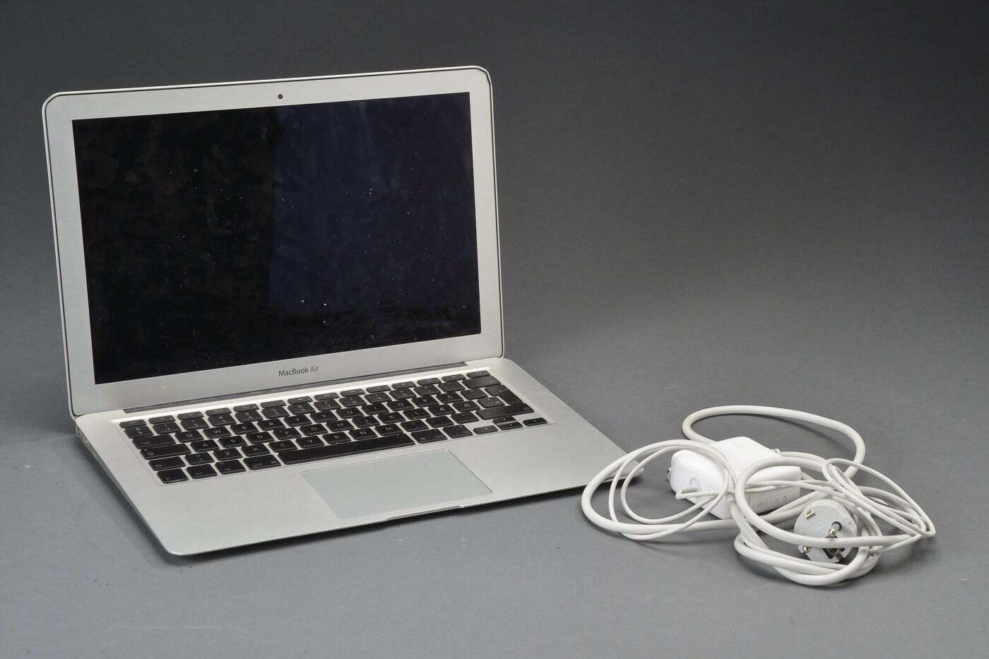 Apple, Macbook Air, model A1369 | Lauritz.com