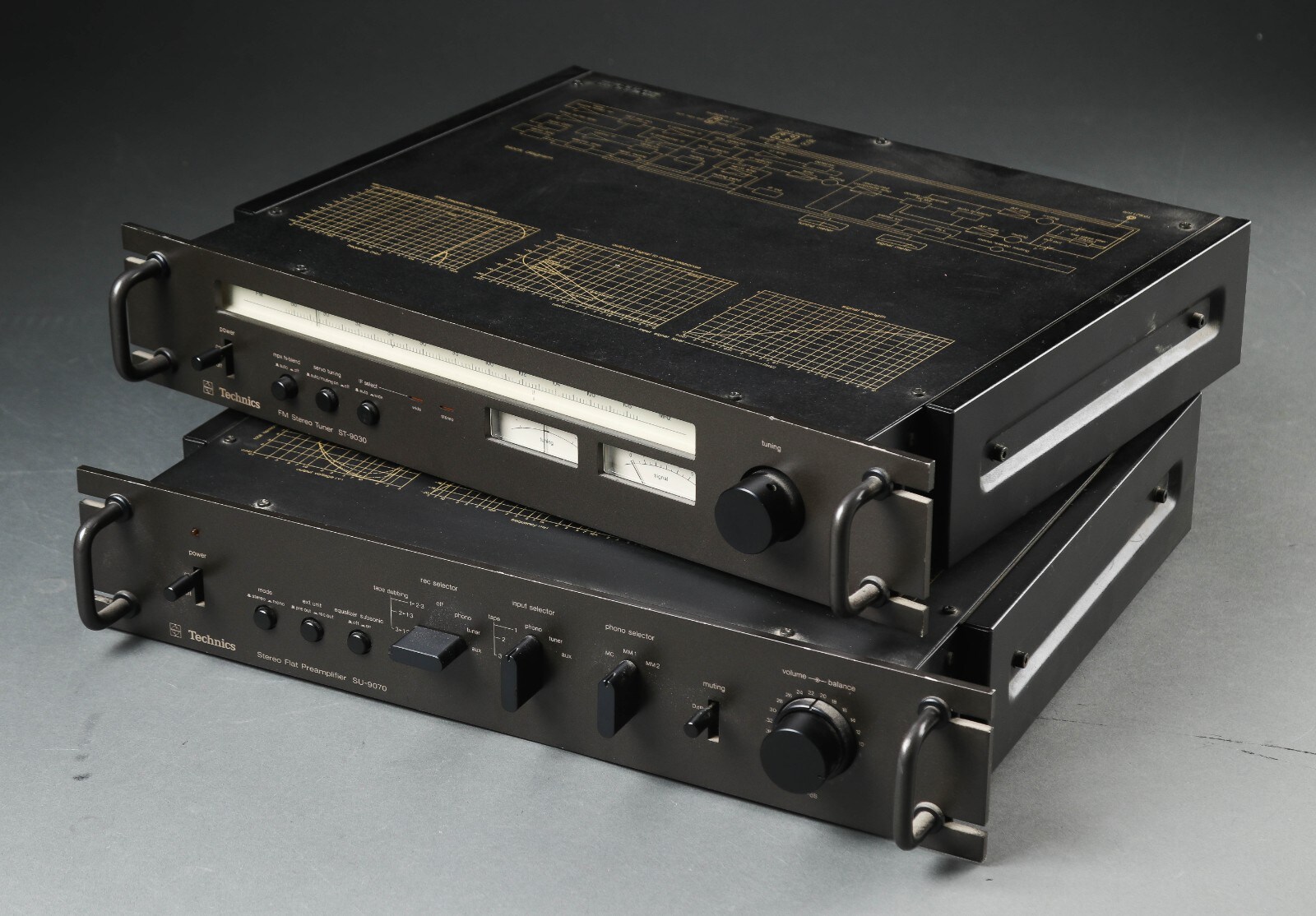 Technics. ST-9030 tuner og SU-9070 forforstærker (2) | Barnebys