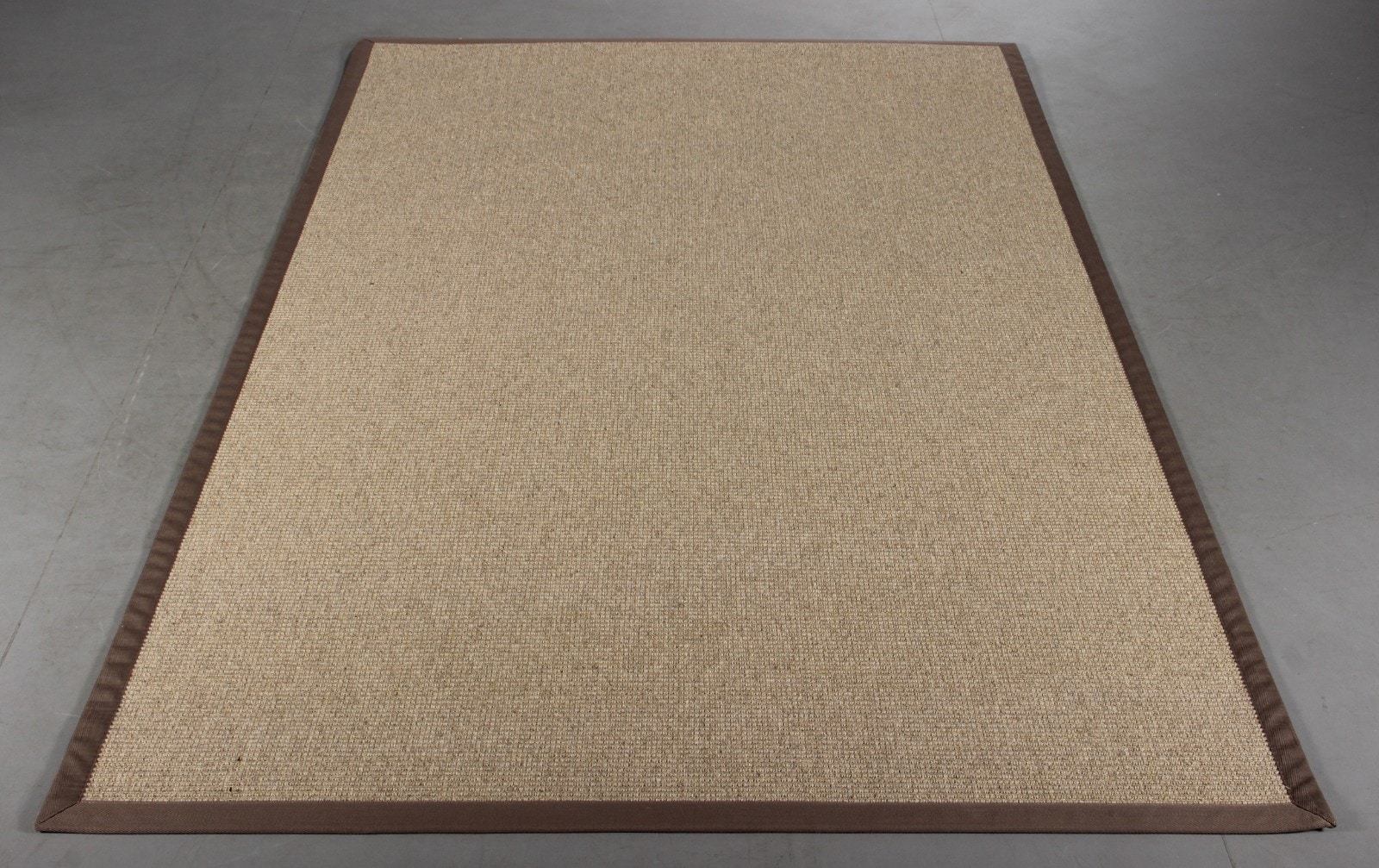 Fraster Tæpper. Fladvævet tæppe af sisal | Lauritz.com